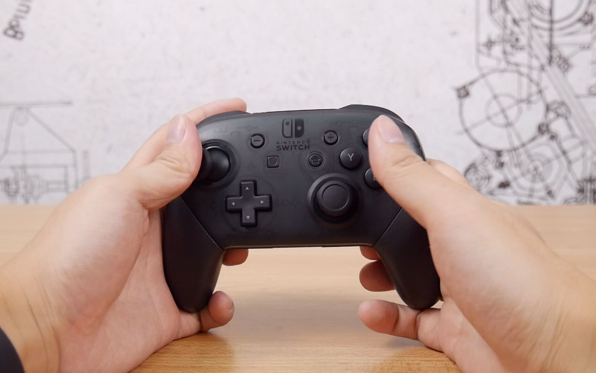 【翼王】用手柄玩FPS居然可以不输鼠标?“船新”的瞄准方式了解一下