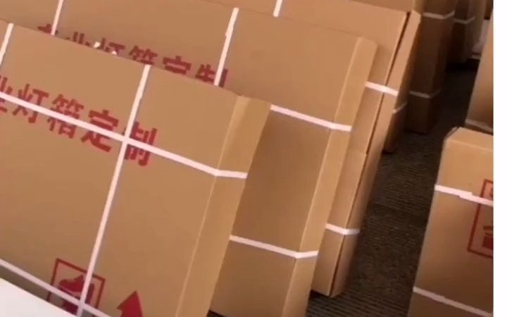 ...LED超亮灯箱制作工艺,原来灯箱是这样做成的,涨见识啦制作创意设计...