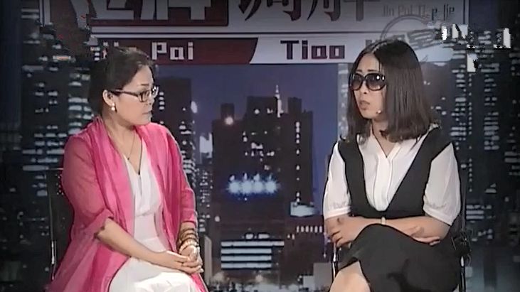 丈夫刷信用卡借钱给朋友,现朋友装穷不还,妻子:拿不回钱就离婚