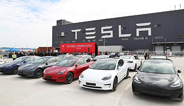 [今日亚洲]电动车强势出口 外媒:全球汽车业重心转向中国 外媒:特斯拉...