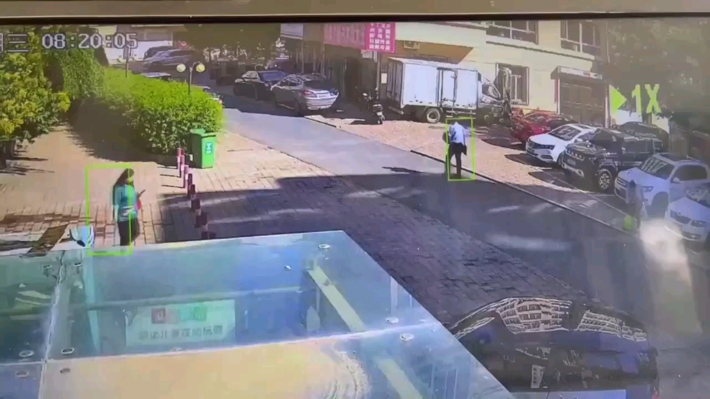 ...不同程度烧伤,案件原因定为店内使用的大型煤气罐发生泄露后无人察觉