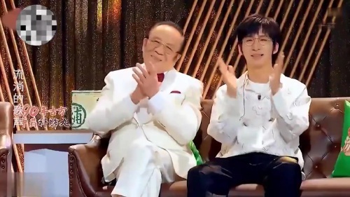 凤凰传奇现场即兴跳广场舞,对比差距有点大!丨综艺