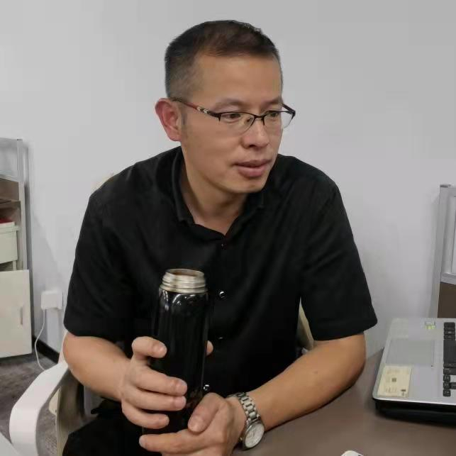 分析师老王的退休生活 