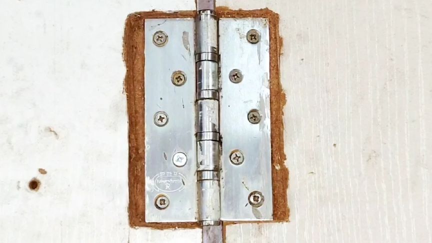 不会装门合页的水电工不算是合格水电工,教你个好方法,轻松安装