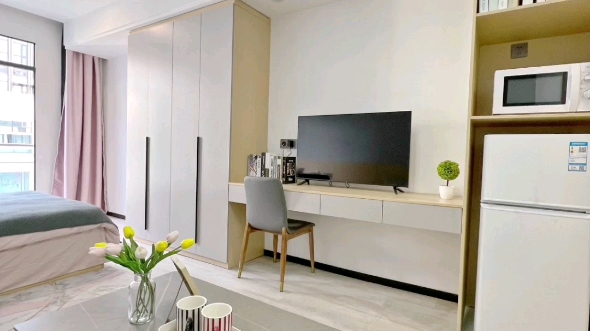 上海租房| 1900+露天阳台, +养宠物猫狗拥有两个毛孩子的主人