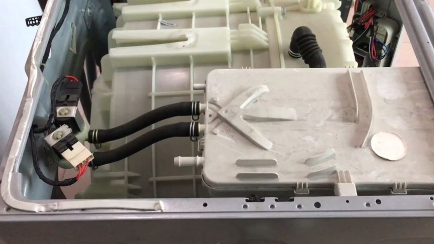 详解全自动滚筒洗衣机的工作原理与维修技术8