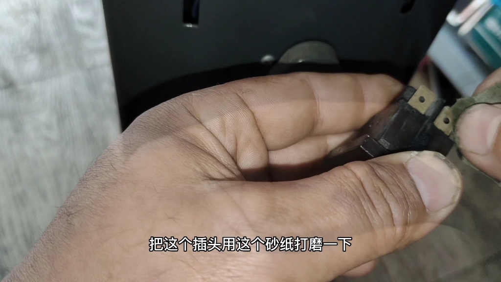 电暖器频繁烧坏开关是什么原因?教你一招,以后再不会烧坏了