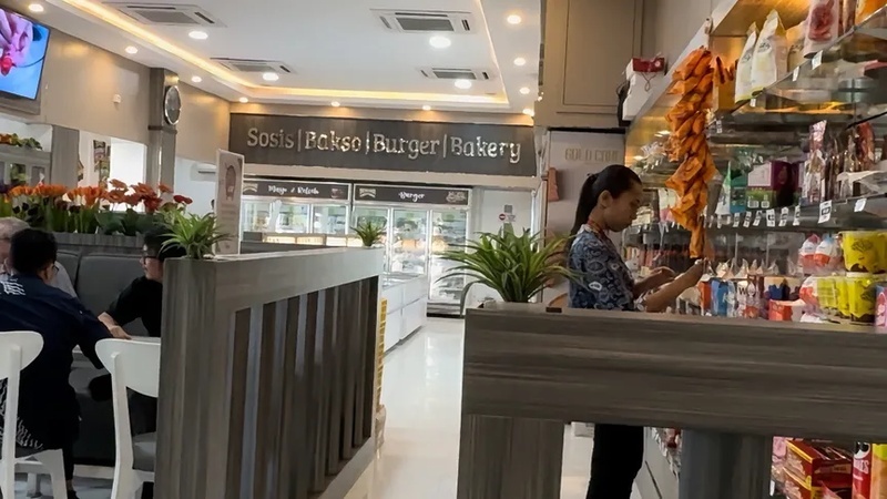 印尼的Factory Shop"工厂店",也就是中国的预制菜