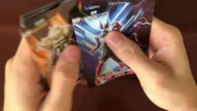 奥特曼卡片经典版和传奇版拆包,银河奥特曼满星卡