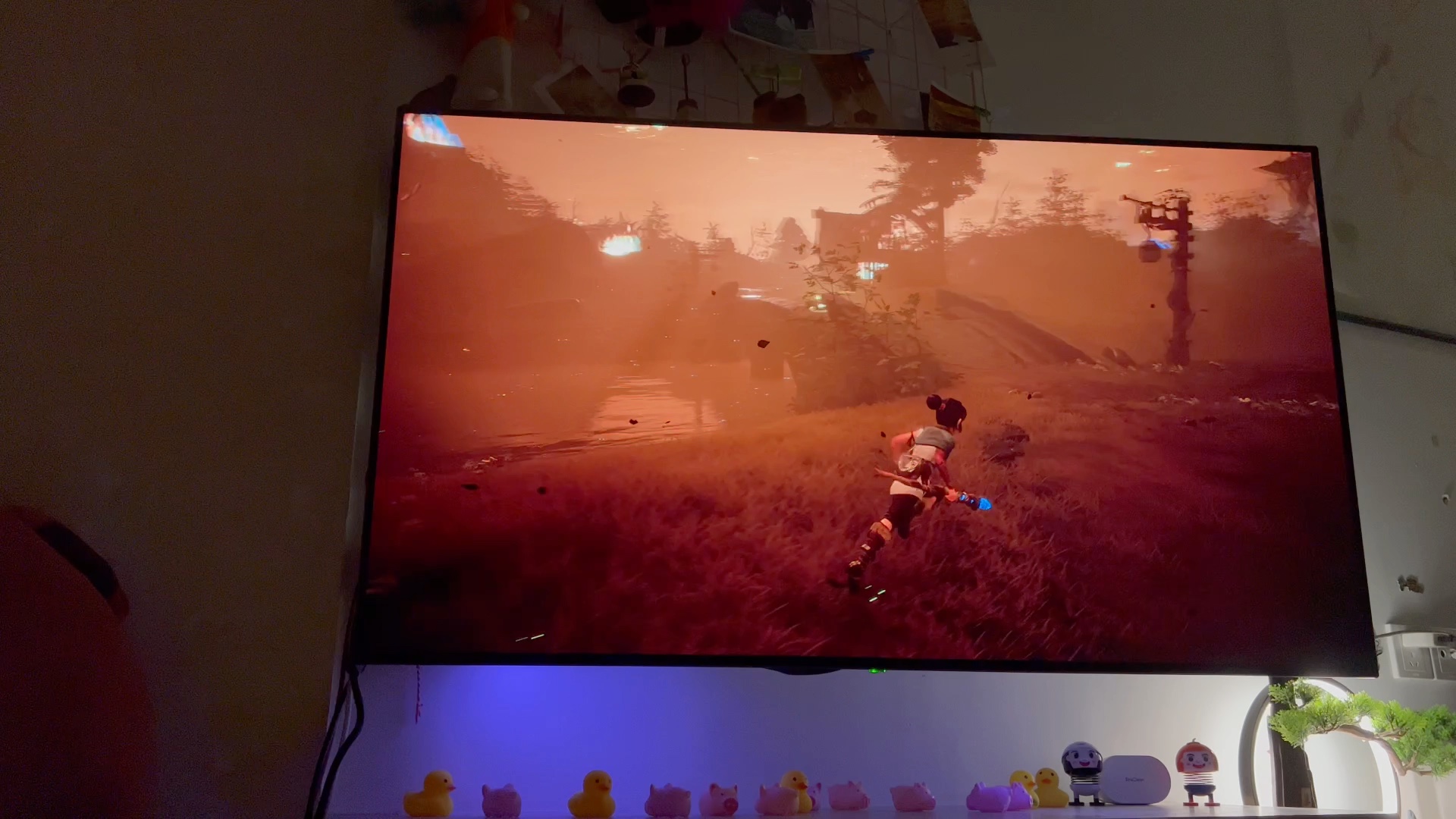 用48寸 Oled hdr 12位色深玩游戏。