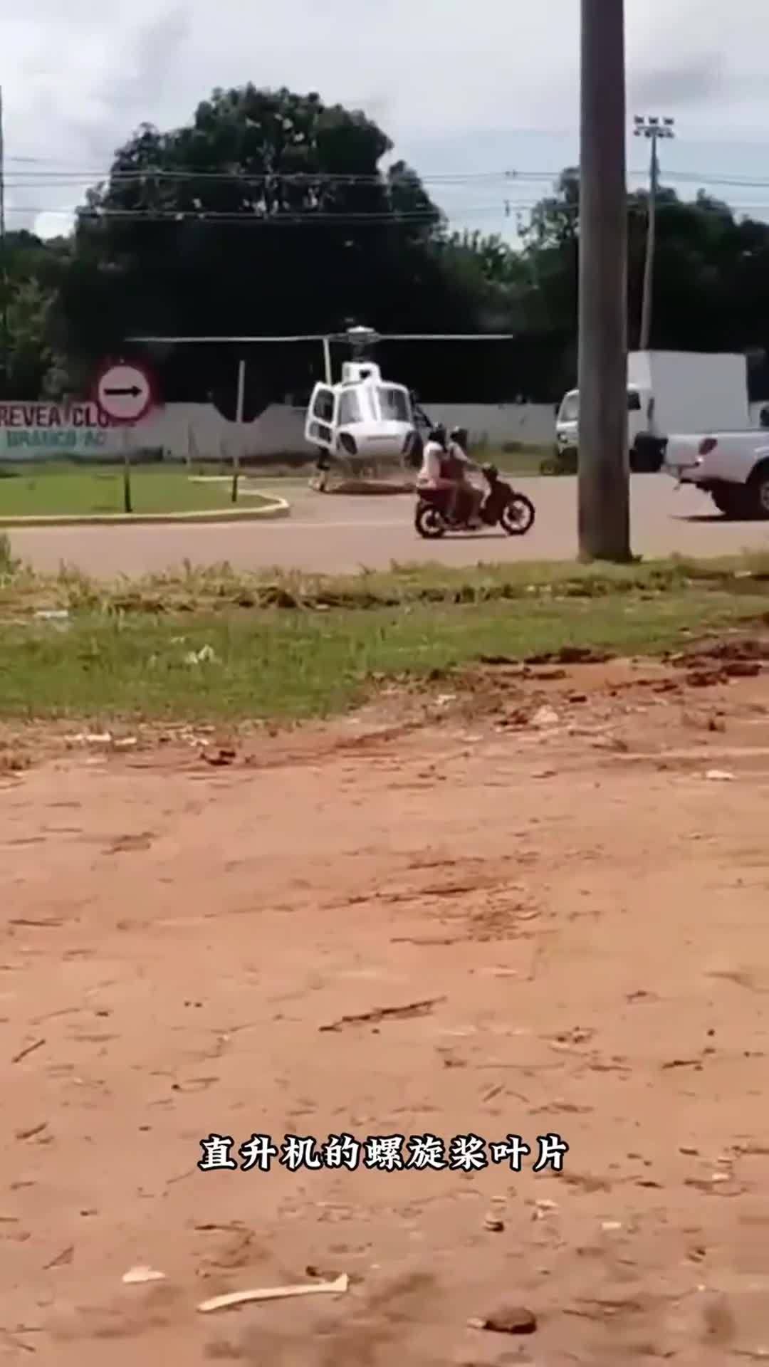 直升机螺旋桨叶片威力惊人!货车瞬间被扫出大洞