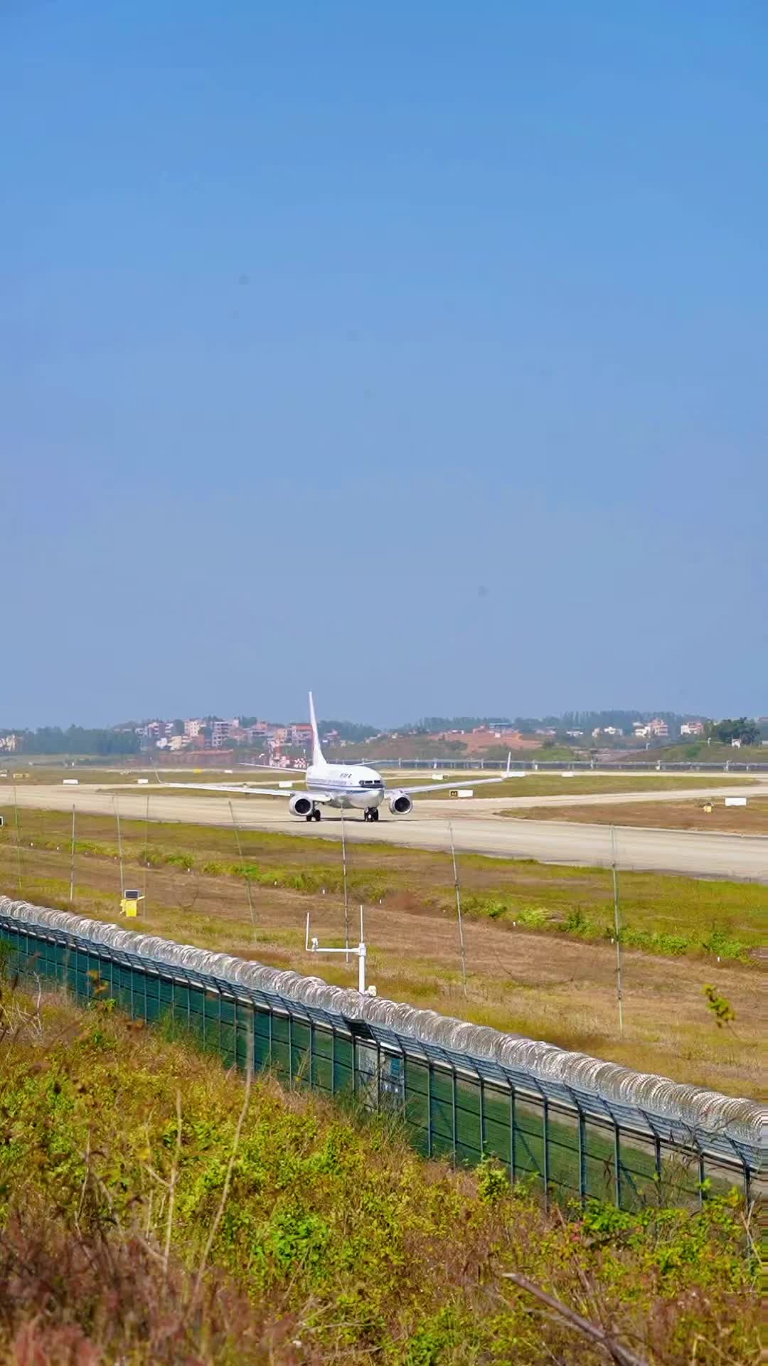 国航737起飞过程。#现场实拍视频 #追飞机的人