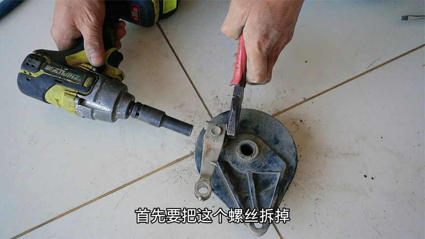 电动车刹车卡死不复位怎么维修?教你一招,在家用自来水就能修好