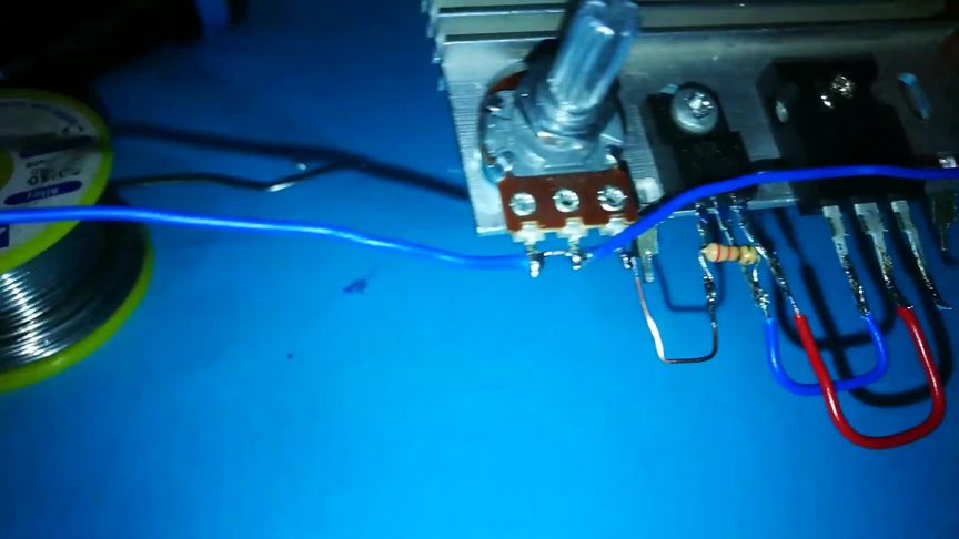 可调电压电源,可产生0-30伏 5安培,LM317和2N3055