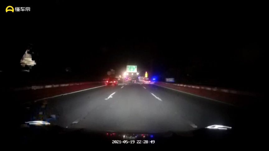 领克05的行车记录仪夜间视频真的不敢恭维。