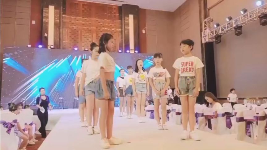 有趣的女人~孩子的礼仪素养,体现民族的文明形象