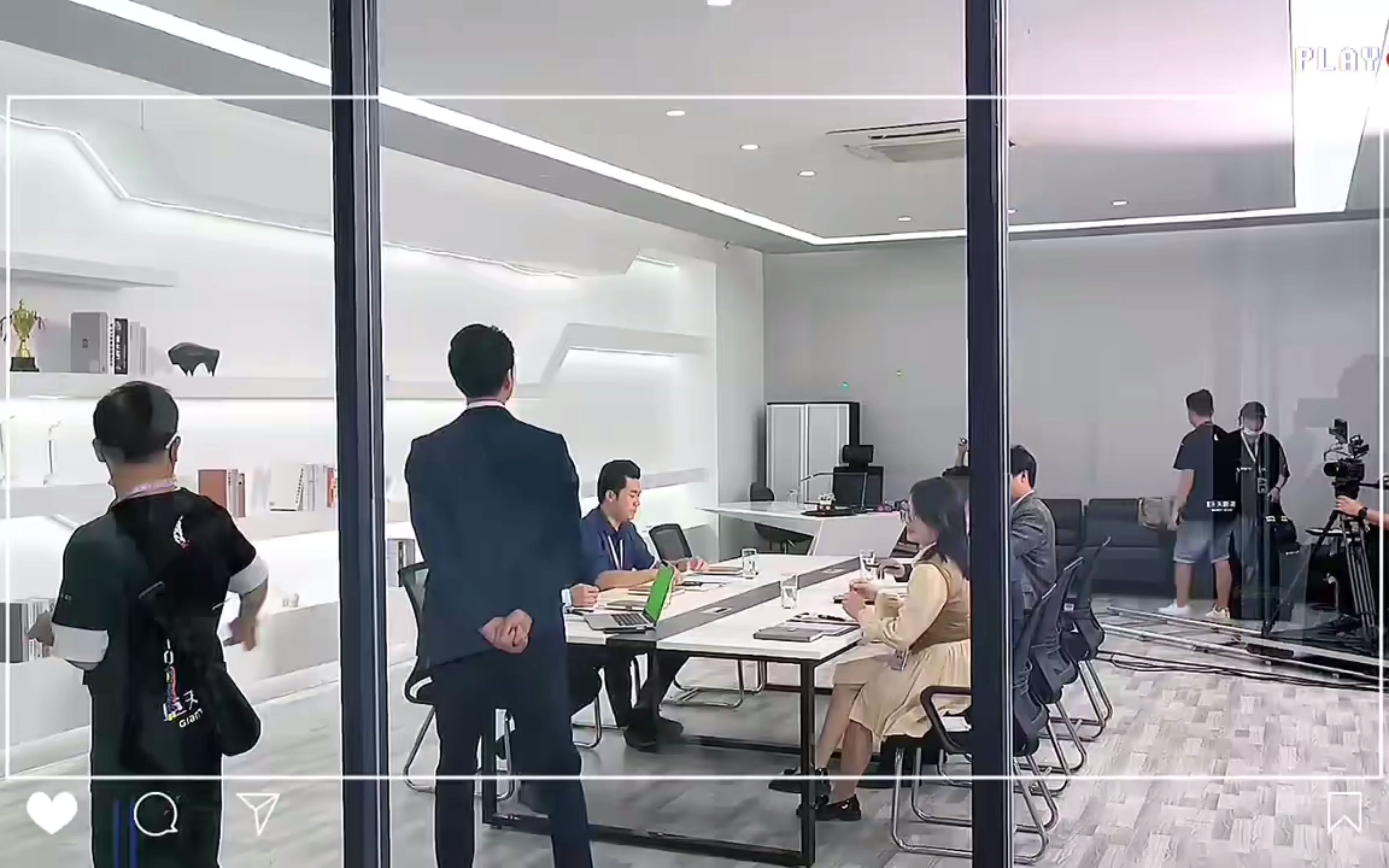 深圳影棚| 工作热潮“办公区”