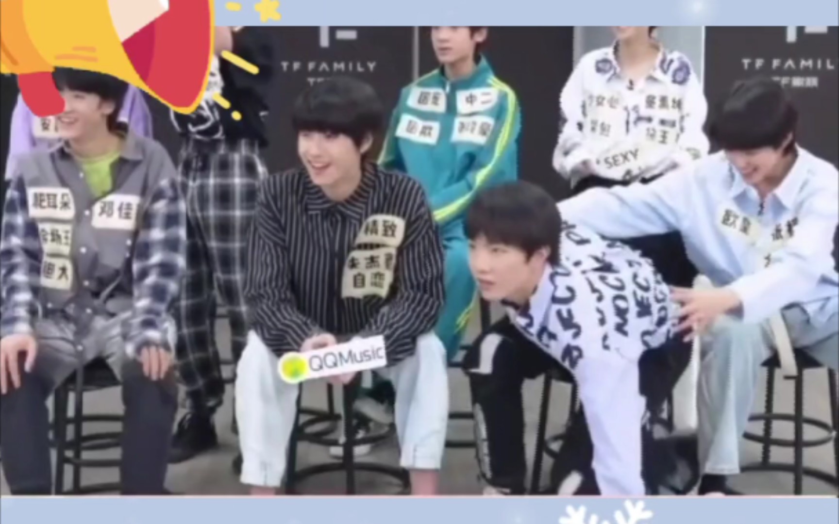 tf家族三代见TFBOYS的反应,鞠躬、吓倒、叫爷爷,真是祖传怕师兄呀!...