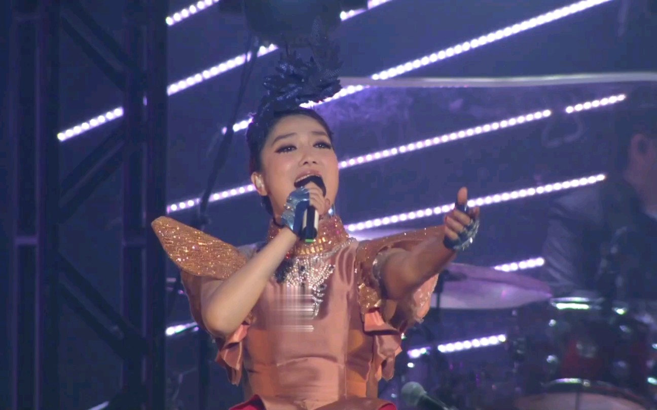 2015凤凰传奇巡演广州站 自由飞翔
