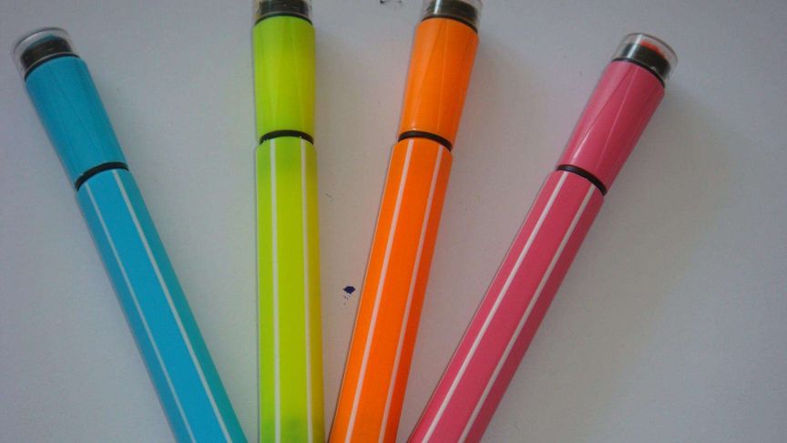 衣服上的彩笔印洗不掉?教你几招,轻松去除不留痕!