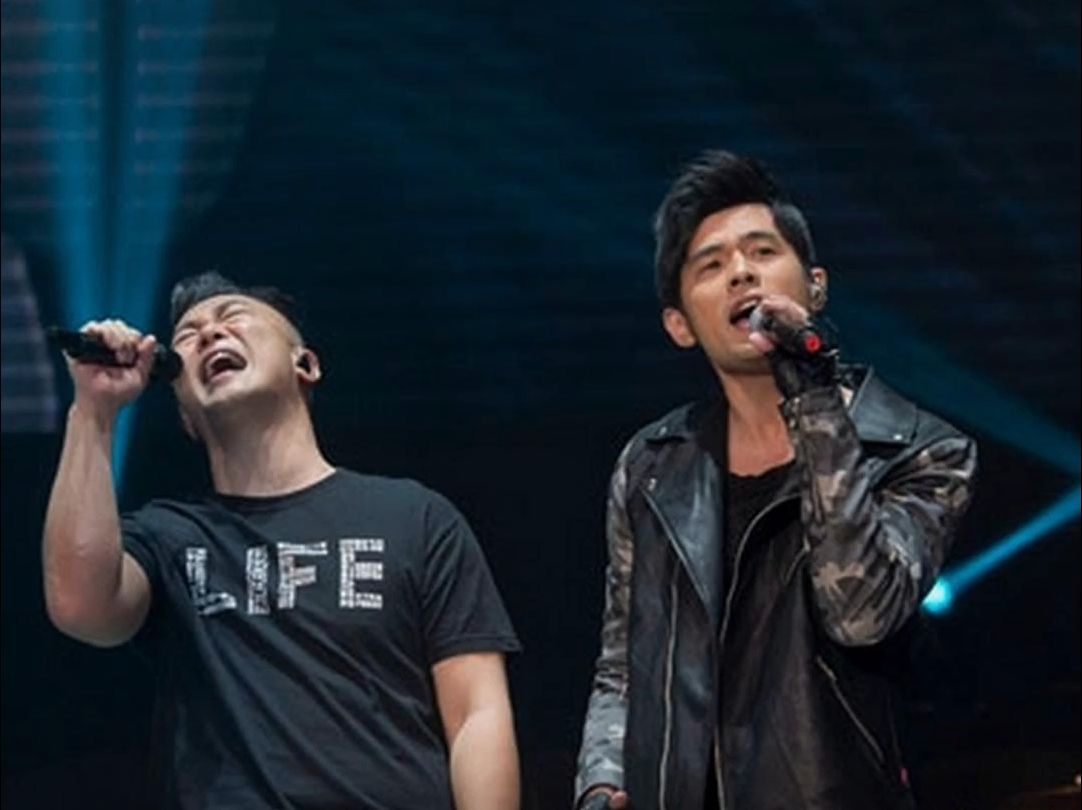 周杰伦&陈奕迅 10年前的临时唱歌搭子