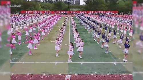校运会的炸裂开场