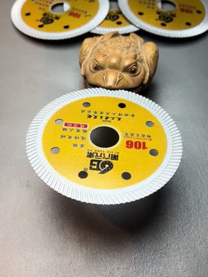 ...取决于锯片是否优秀,好的锯片干活效率高,干切超高硬度瓷砖能力强