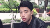 在女孩面前,男人做了一件羞羞的事情!