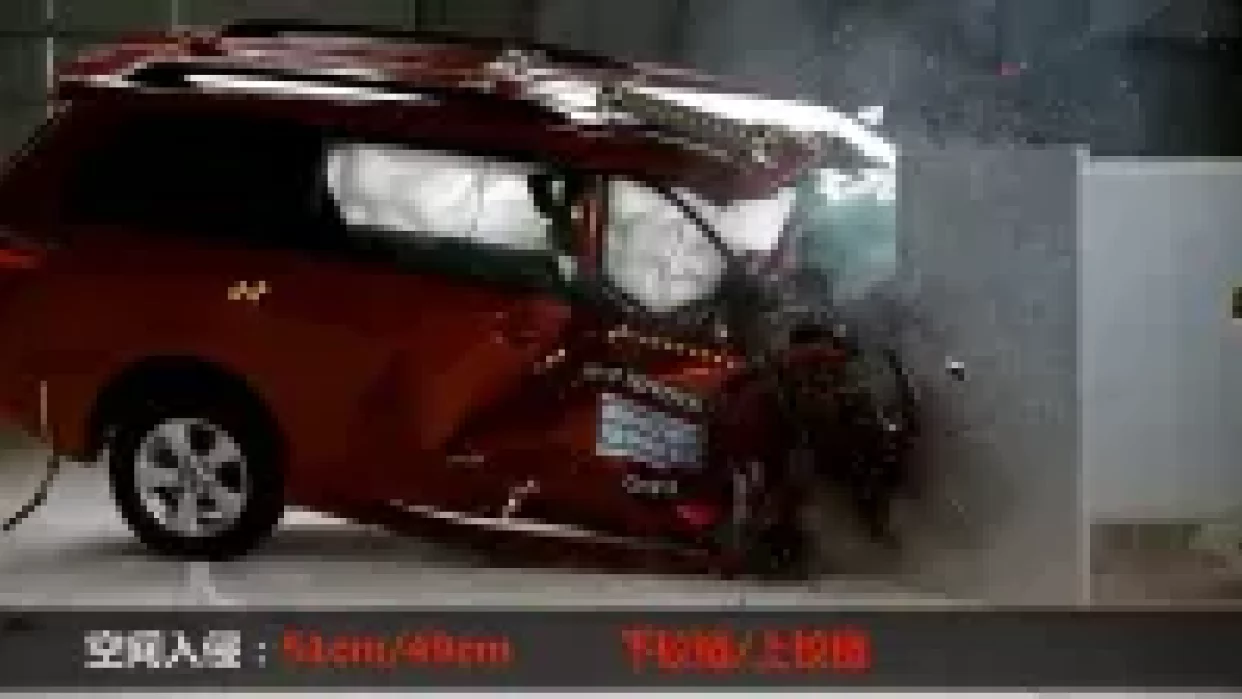 丰田RAV4、塞纳碰撞测试对比,副驾驶去世离婚专用 车!