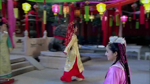 新还珠格格:永琪娶欣荣,全程面无表情,淑芳斋却开演唱会