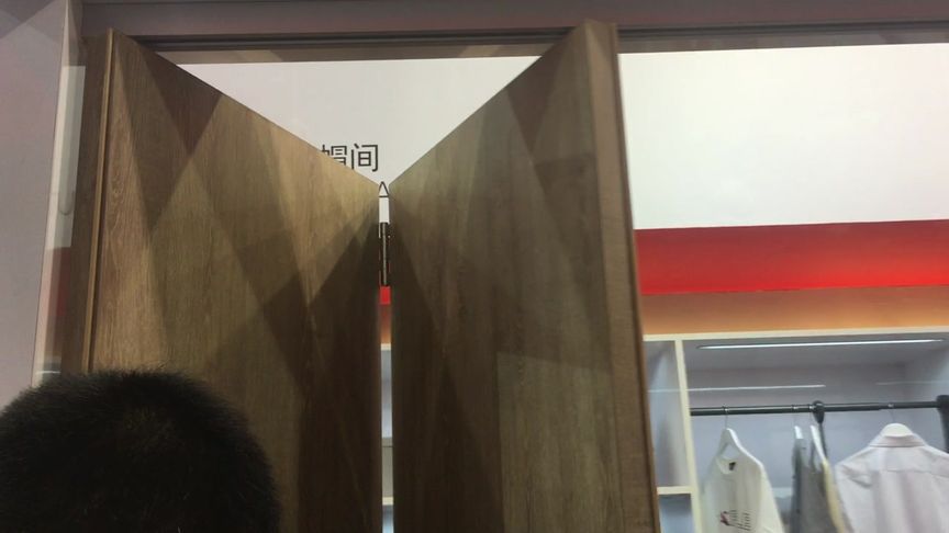 现场实拍折叠门隔断