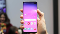 为什么国产旗舰都不上2K屏了?手机屏幕真的需要2K分辨率吗?