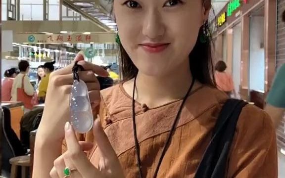 开料翡翠,给朋友们隆重介绍一下,我家长的特产,东北大豆!