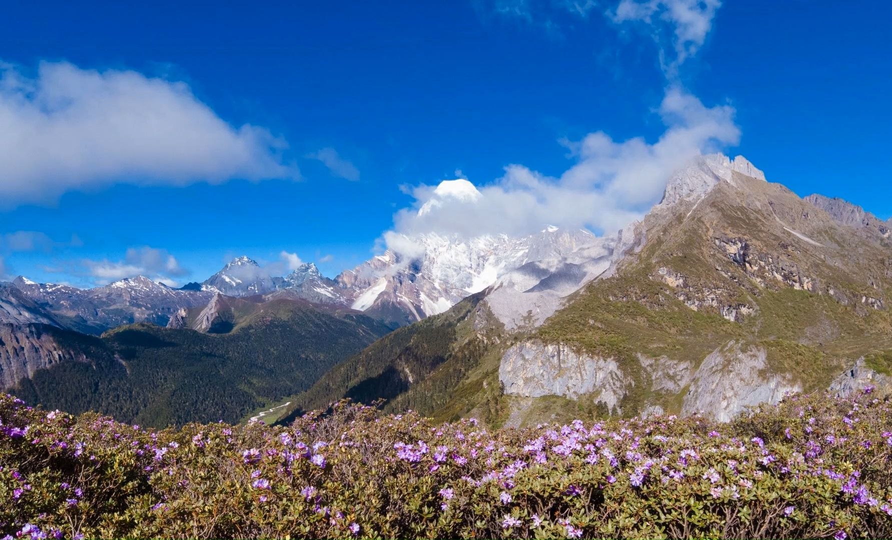 亚丁三神山