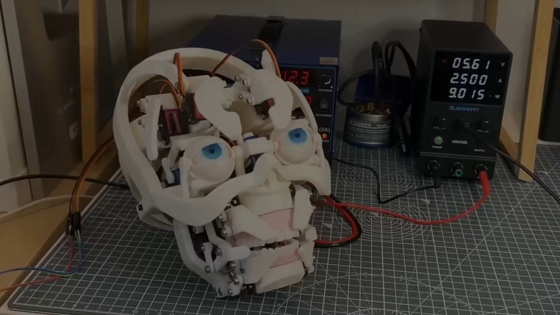 最新3D打印开源表情机器人