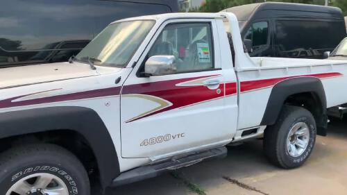 港口实拍:单排尼桑皮卡,硬核越野利器霸气登场!