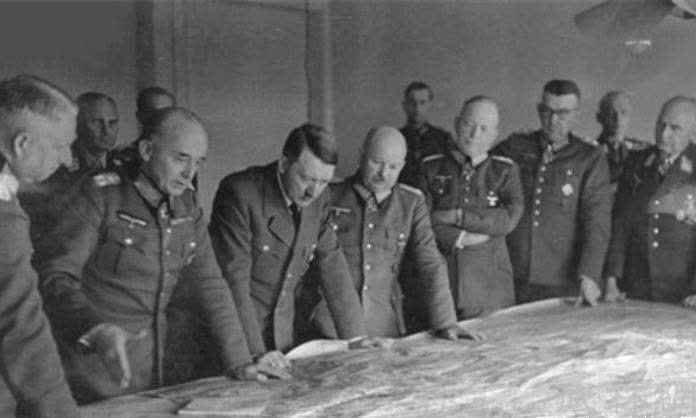 二战时德国有多无奈,为何要选择东西两线开战?