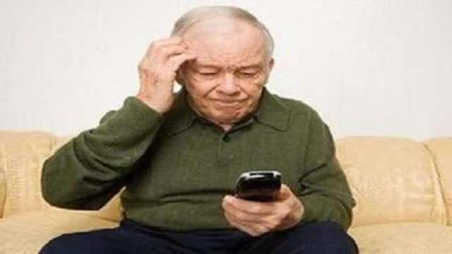 老人不会聊微信怎么办?教你点这个键,一分钟80字非常方便