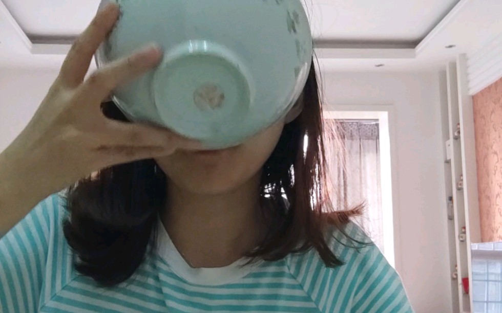 70多斤瘦子吃饭实录(状态不好的时候吃饭像吃药(||๐_๐))