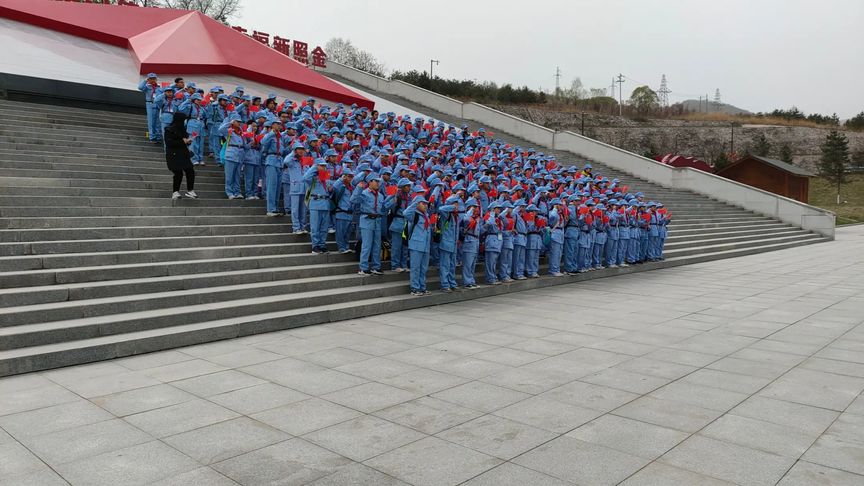继承革命传统 传承红色基因
