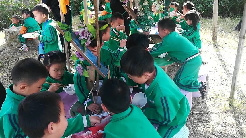 幼儿使用筷子训练