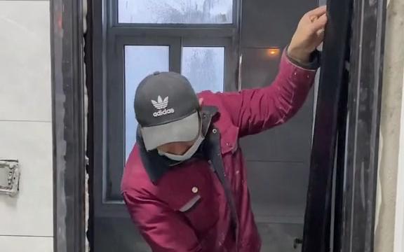 卫生间玻璃门安装