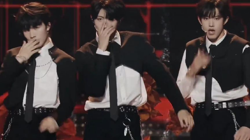 TF家族三代Bad guy舞台