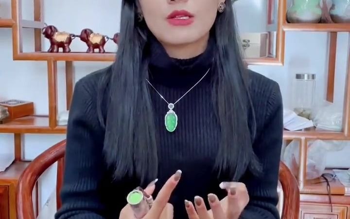 今天聊聊翡翠到底有没有收藏价值