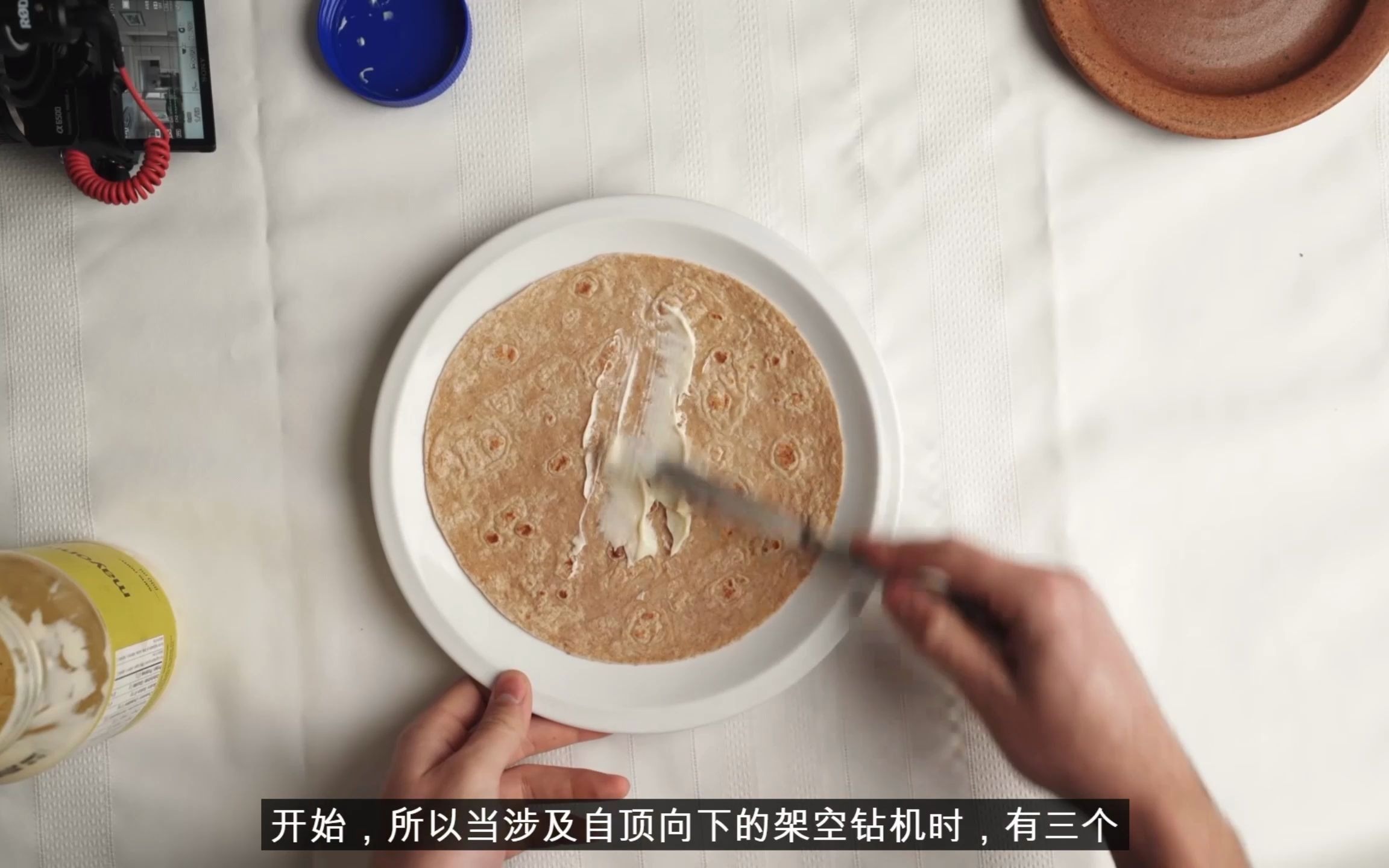 用最简单的设备拍摄纯俯视角度美食视频