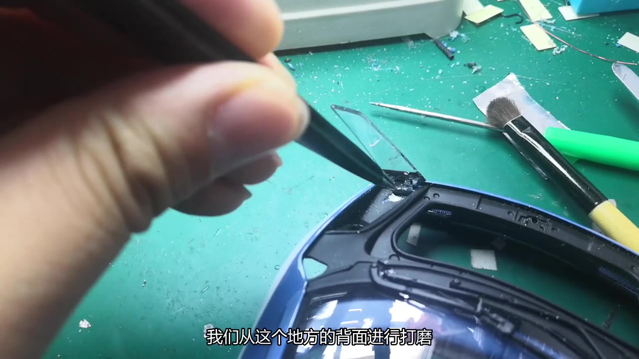 车模改装经验谈 车模型大灯灯罩怎么拆 兰博基尼LP560车模改装