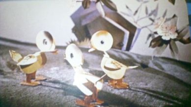 聪明的鸭子-1960年(动画老电影):运用折纸艺术创造经典