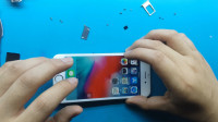 iPhone6屏幕触摸不灵,以前修过主板,不是屏幕的问题!