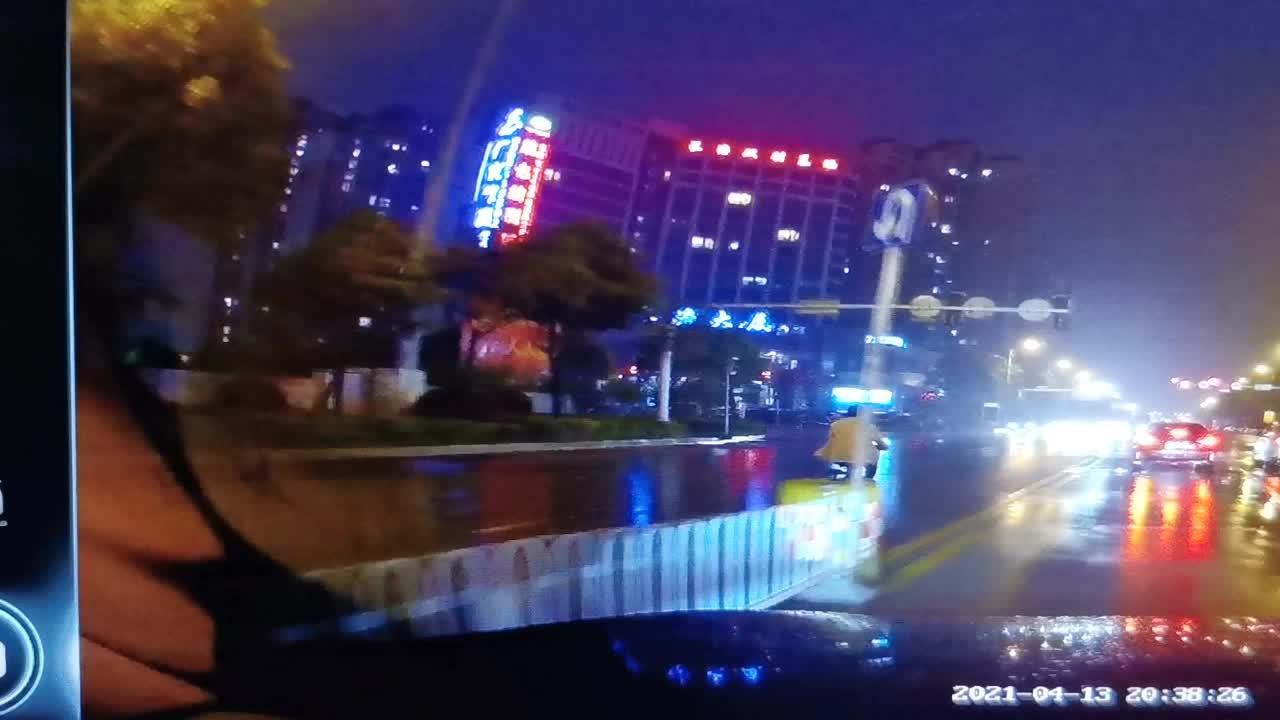 交警认定机动车与逆行电动车责任四六开,我买了全险,据说最终还需要...