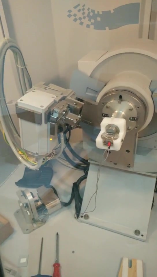 电池原位充放电实验